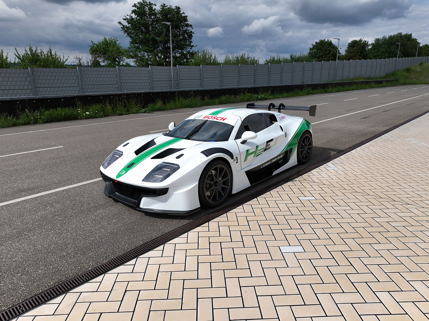 Bosch Engineering and Ligier Automotive present high-performance ...